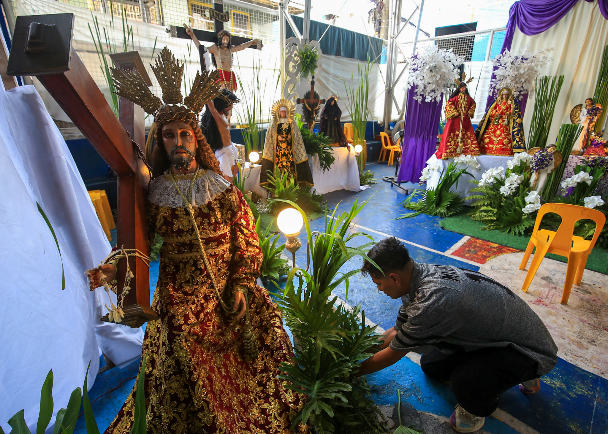 Florista ng Minor Basilica ng Itim na Nazareno, Naghahanda na para sa ...